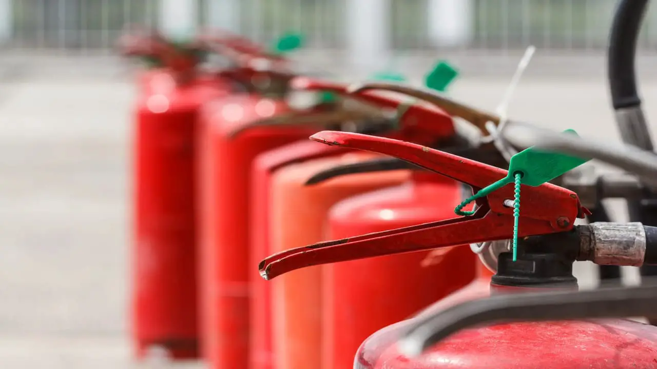 How To Dispose Of Fire Extinguisher [A 10-Step Guide]